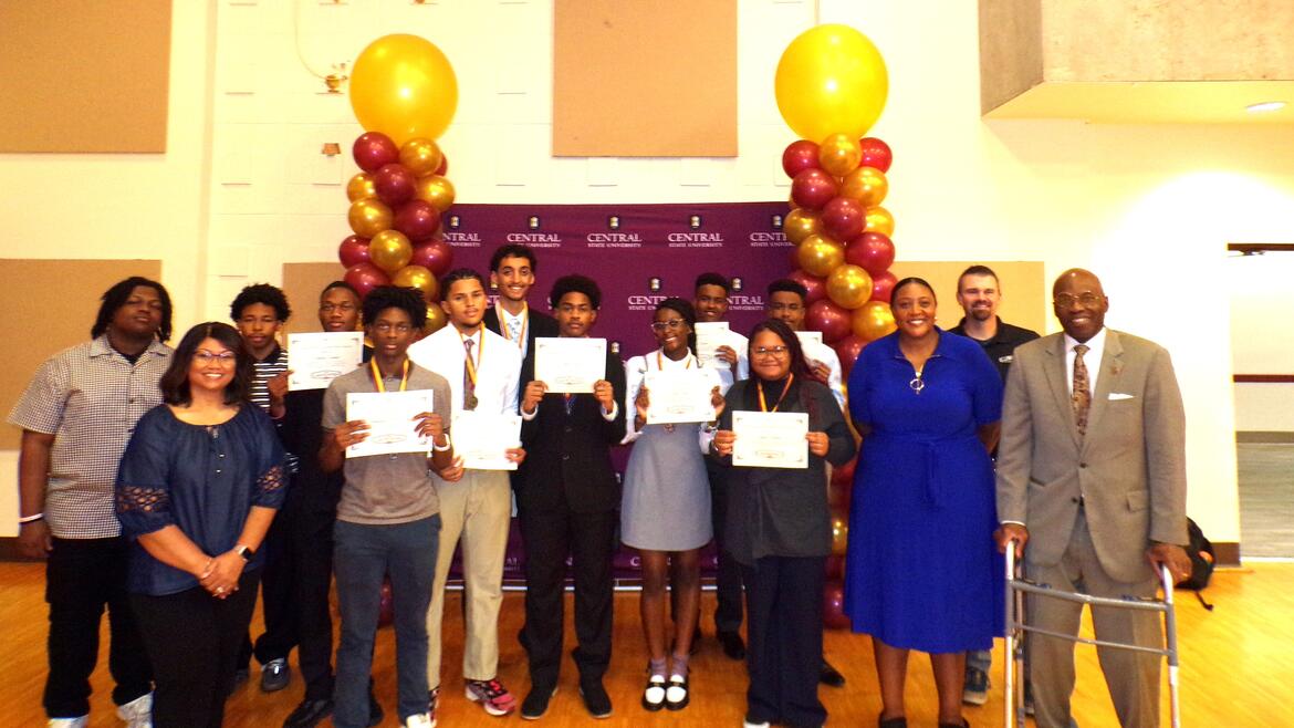 Central State welcomes Super Bowl MVP Santonio Holmes as wide receivers ...